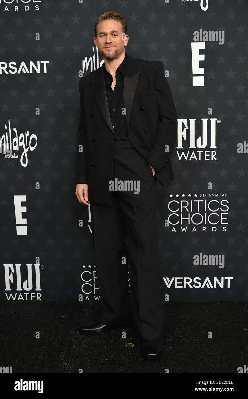 Charlie Hunnam arrives at the 31st Annual Critics Choice Awards on ...