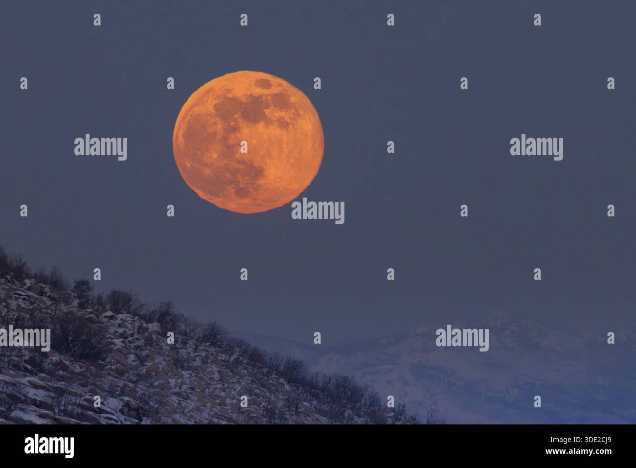 January 3, 2026, Diyarbakir, Diyarbakir, Turkey: A full moon rises over ...