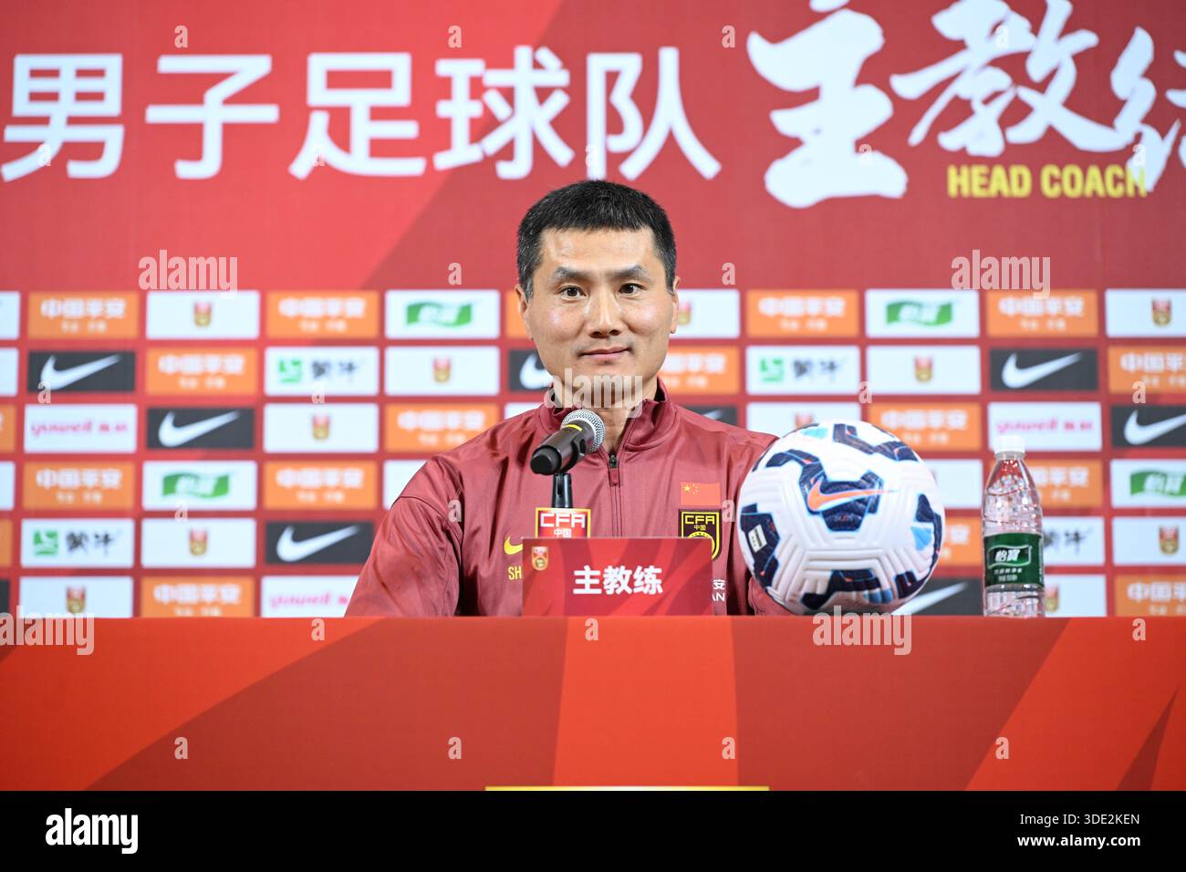 (260105) -- BEIJING, Jan. 5, 2026 (Xinhua) -- Newly appointed Chinese ...