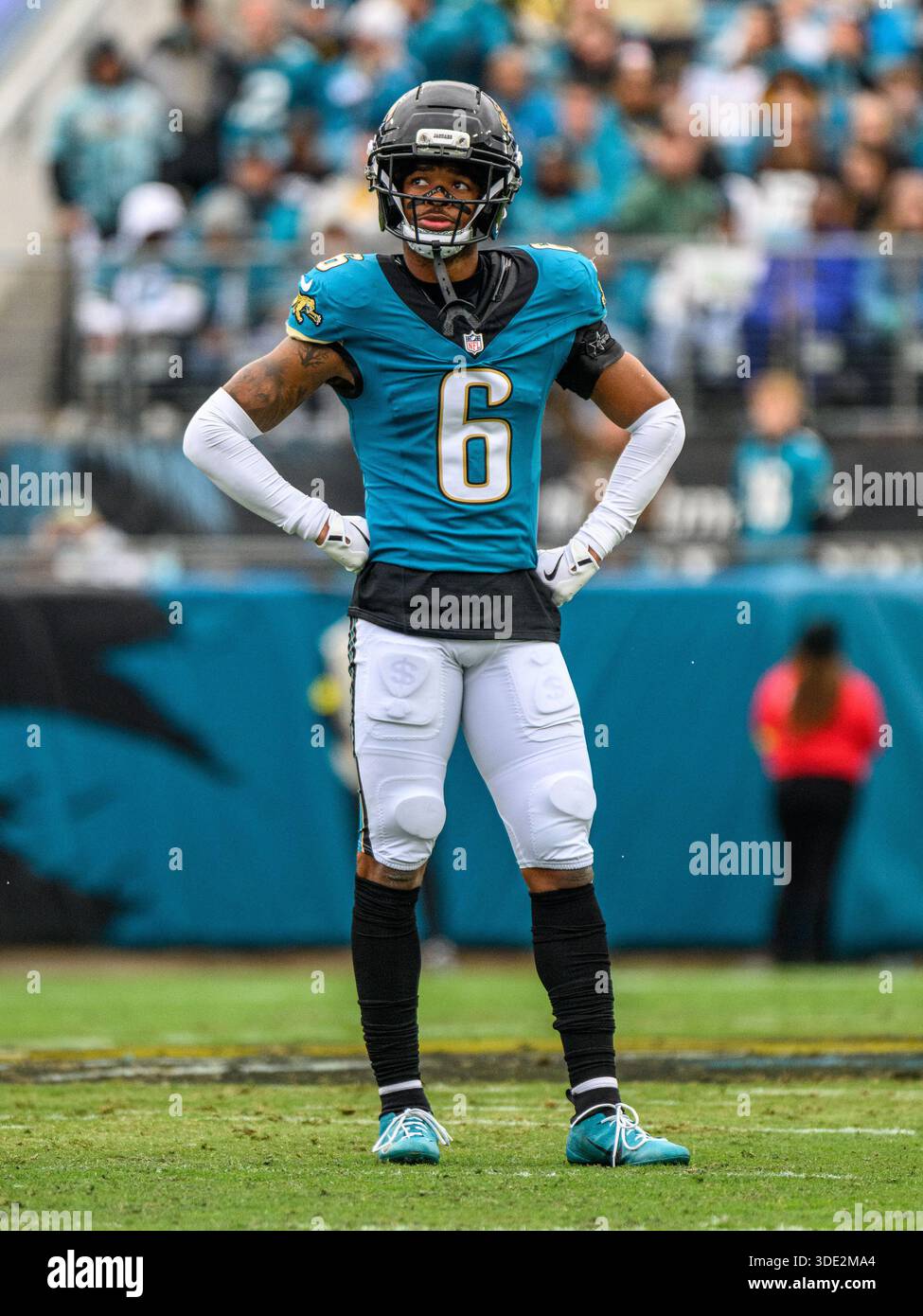 January 4, 2026: Jacksonville Jaguars cornerback Greg Newsome II (6) in ...