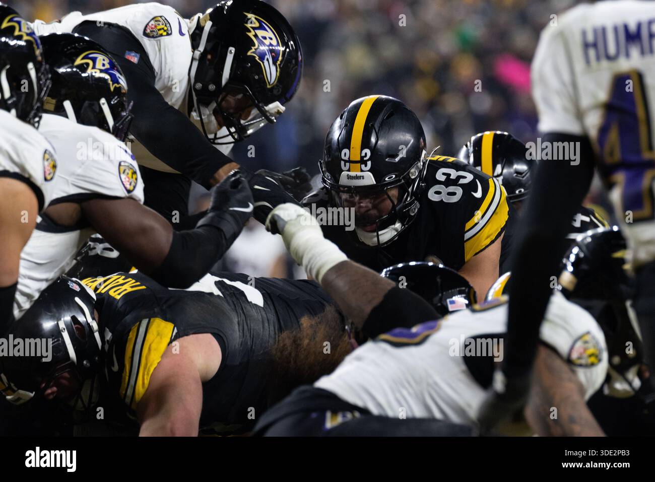 Pittsburgh Steelers tight end Connor Heyward (83) rushes for a ...