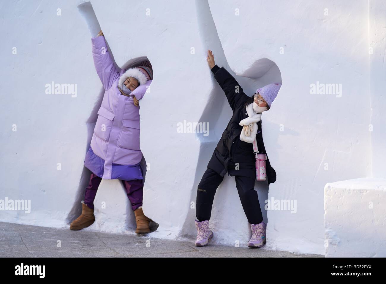 **CHINESE MAINLAND, HONG KONG, MACAU AND TAIWAN OUT** Tourists visit ...