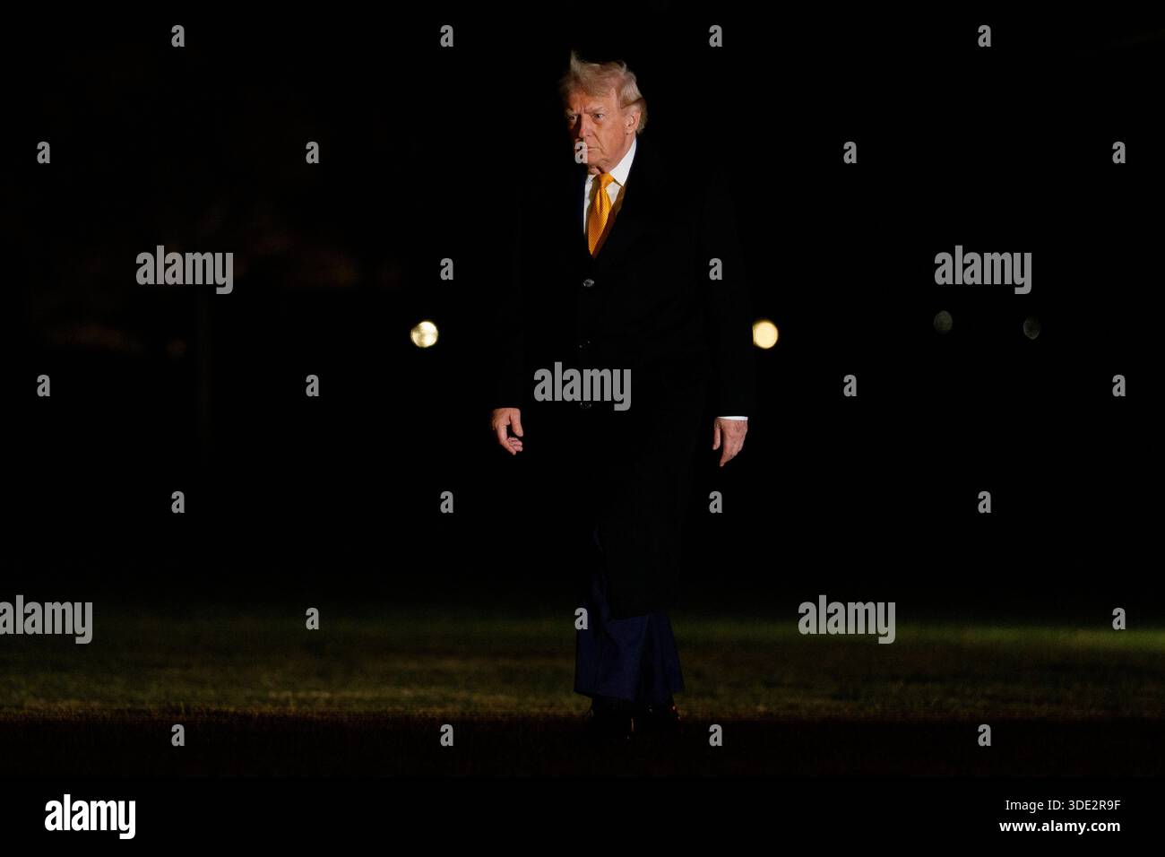 United States President Donald J Trump returns to the White House in ...