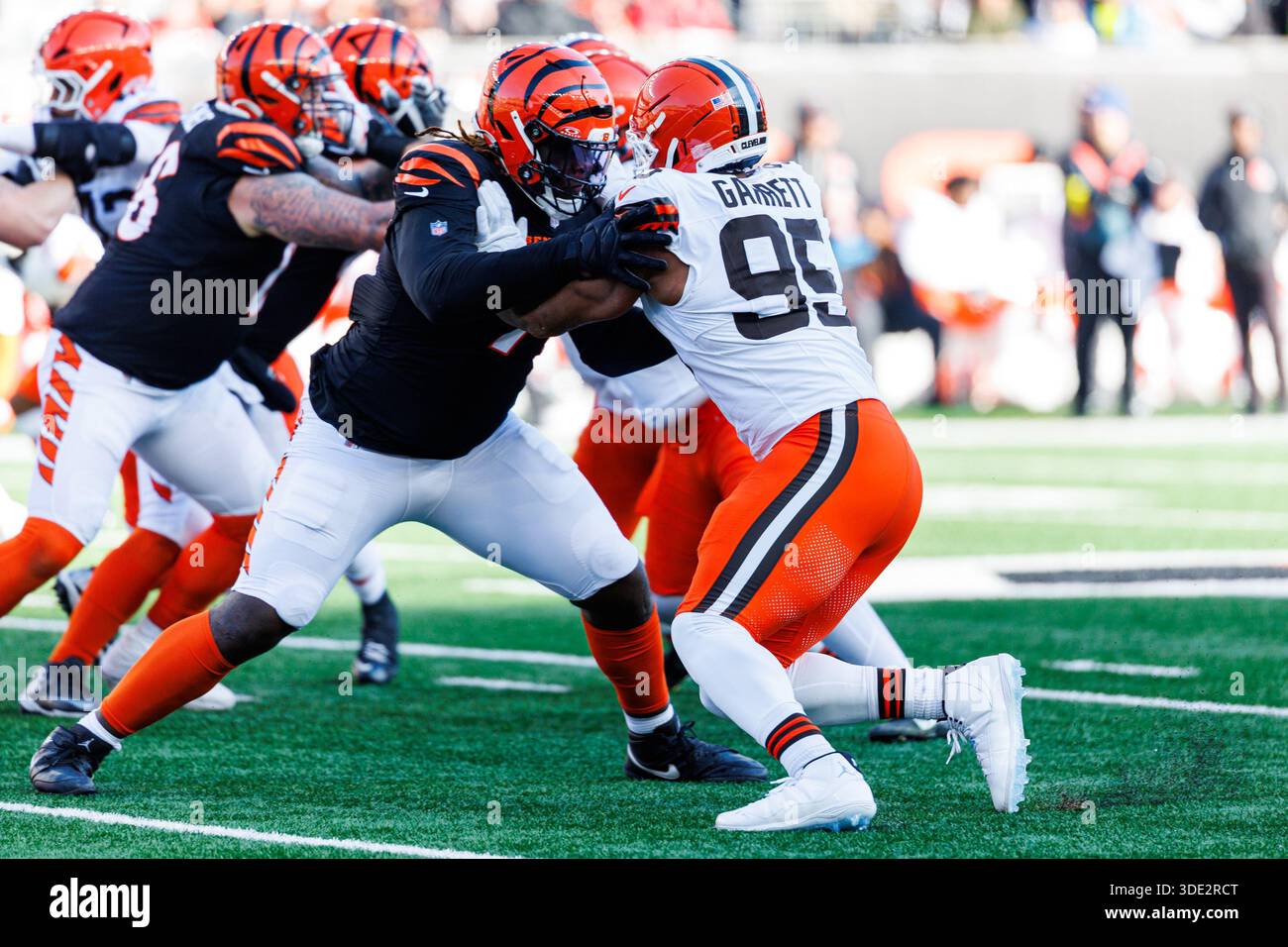 January 04, 2026: Cincinnati Bengals offensive lineman Amarius Mims (71 ...