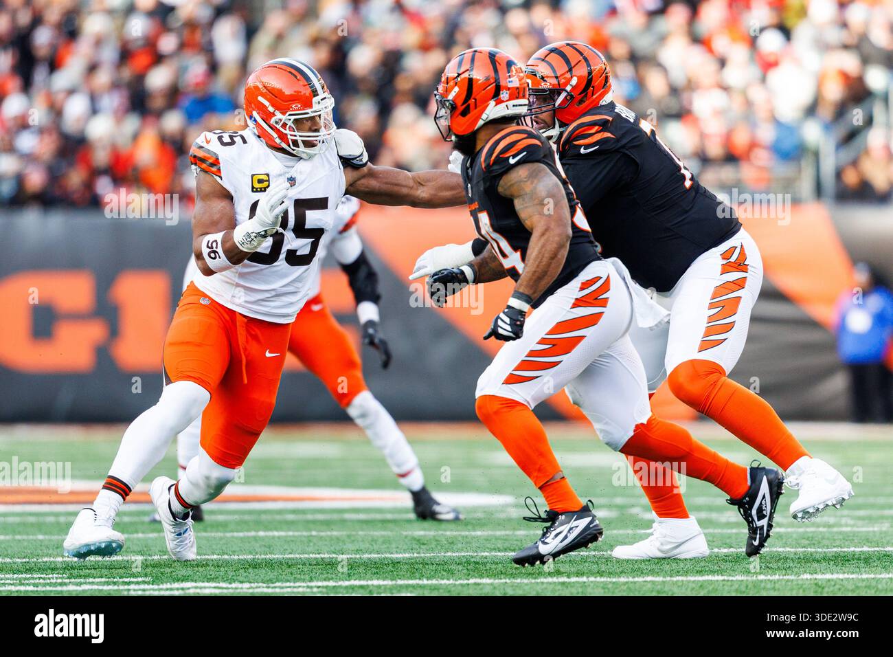 January 04, 2026: Cleveland Browns defensive lineman Myles Garrett (95 ...