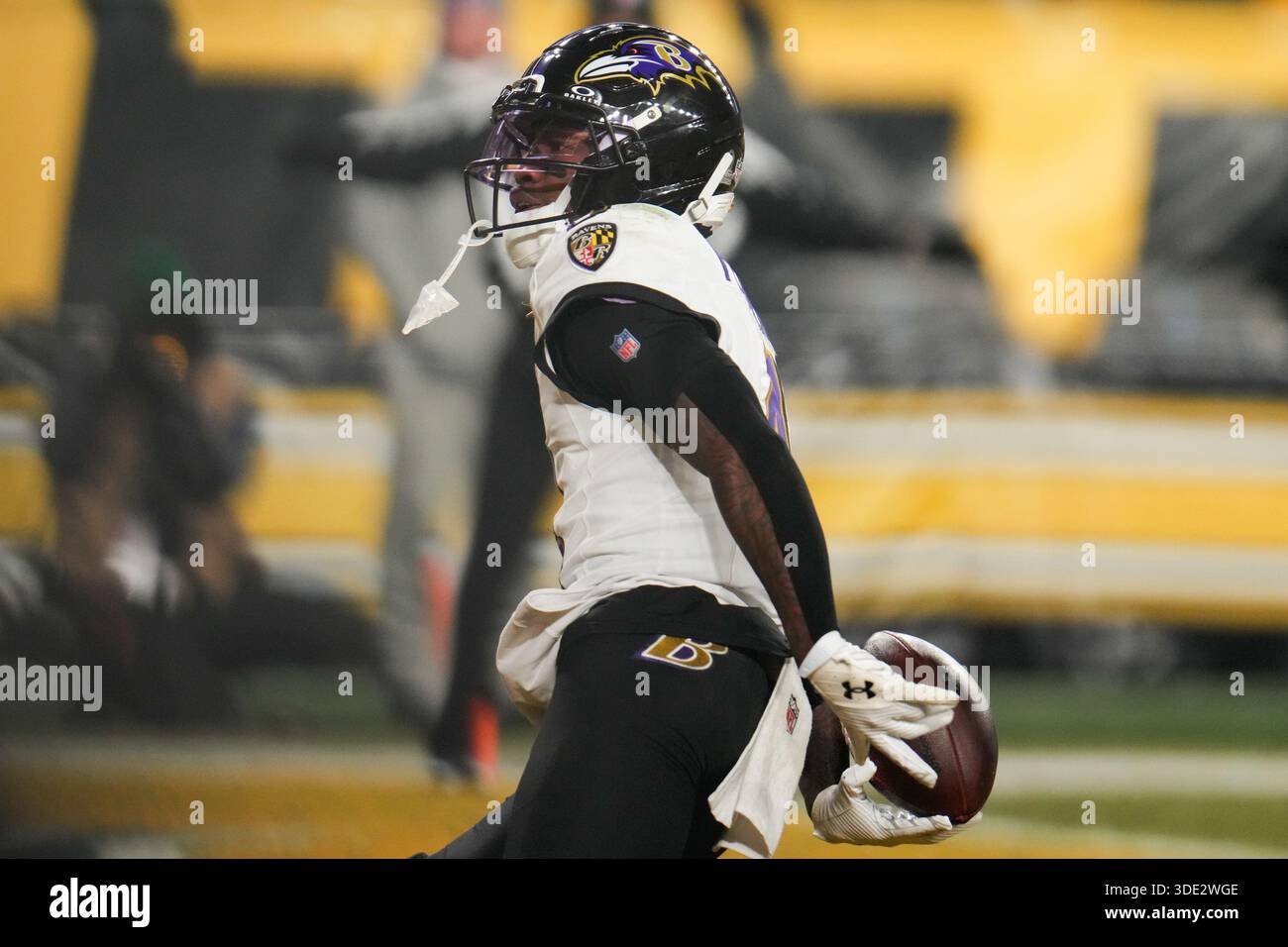 Baltimore Ravens wide receiver Zay Flowers (4) looks towards the crowd ...