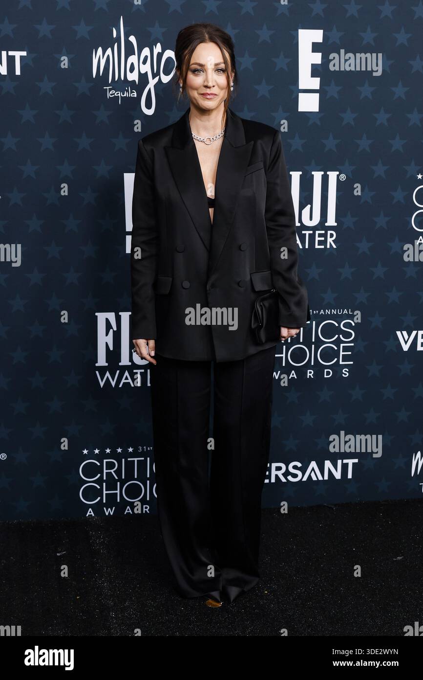 Kaley Cuoco walking on the red carpet at the 31st Annual Critics Choice ...