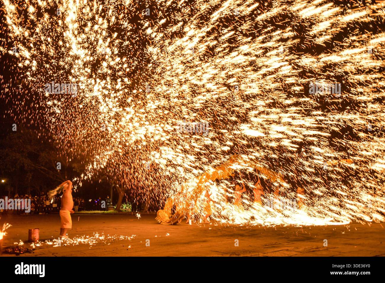 Folk artists perform the intangible cultural heritage performances for ...