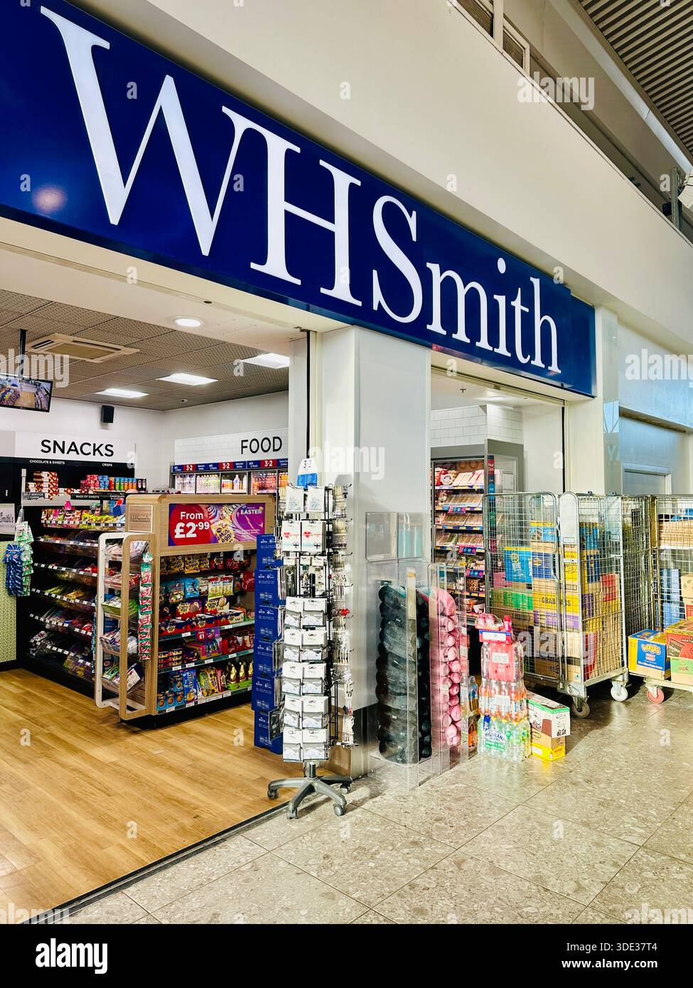 Wh smith stock hi-res stock photography and images - Alamy