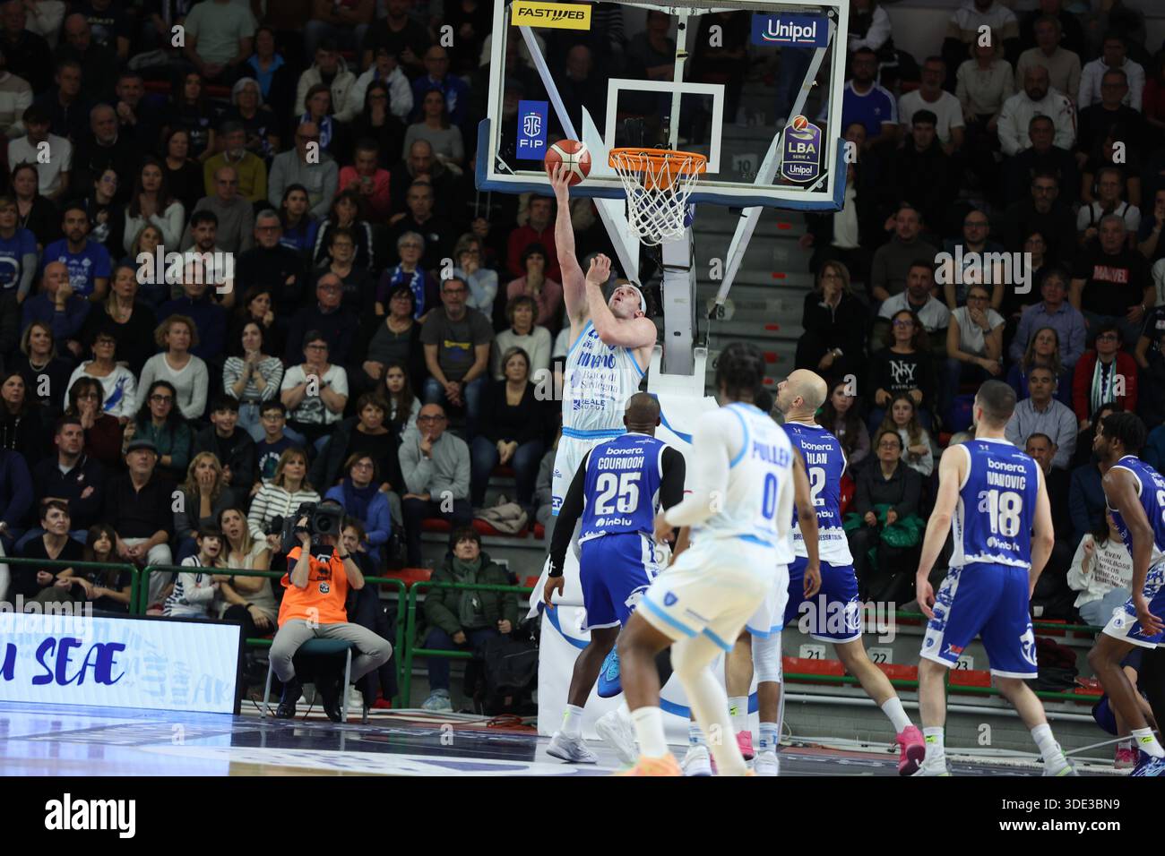 Nick McGlynn (Banco di Sardegna Sassari) during Banco di Sardegna ...