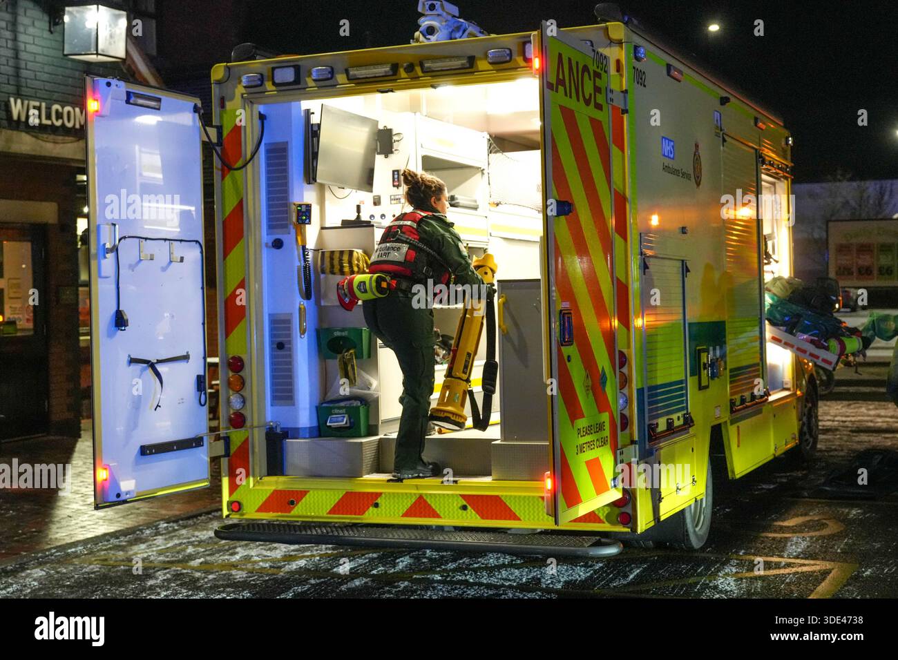 Bentley Bridge, Wolverhampton 4th January 2026 - A huge multi-agency ...