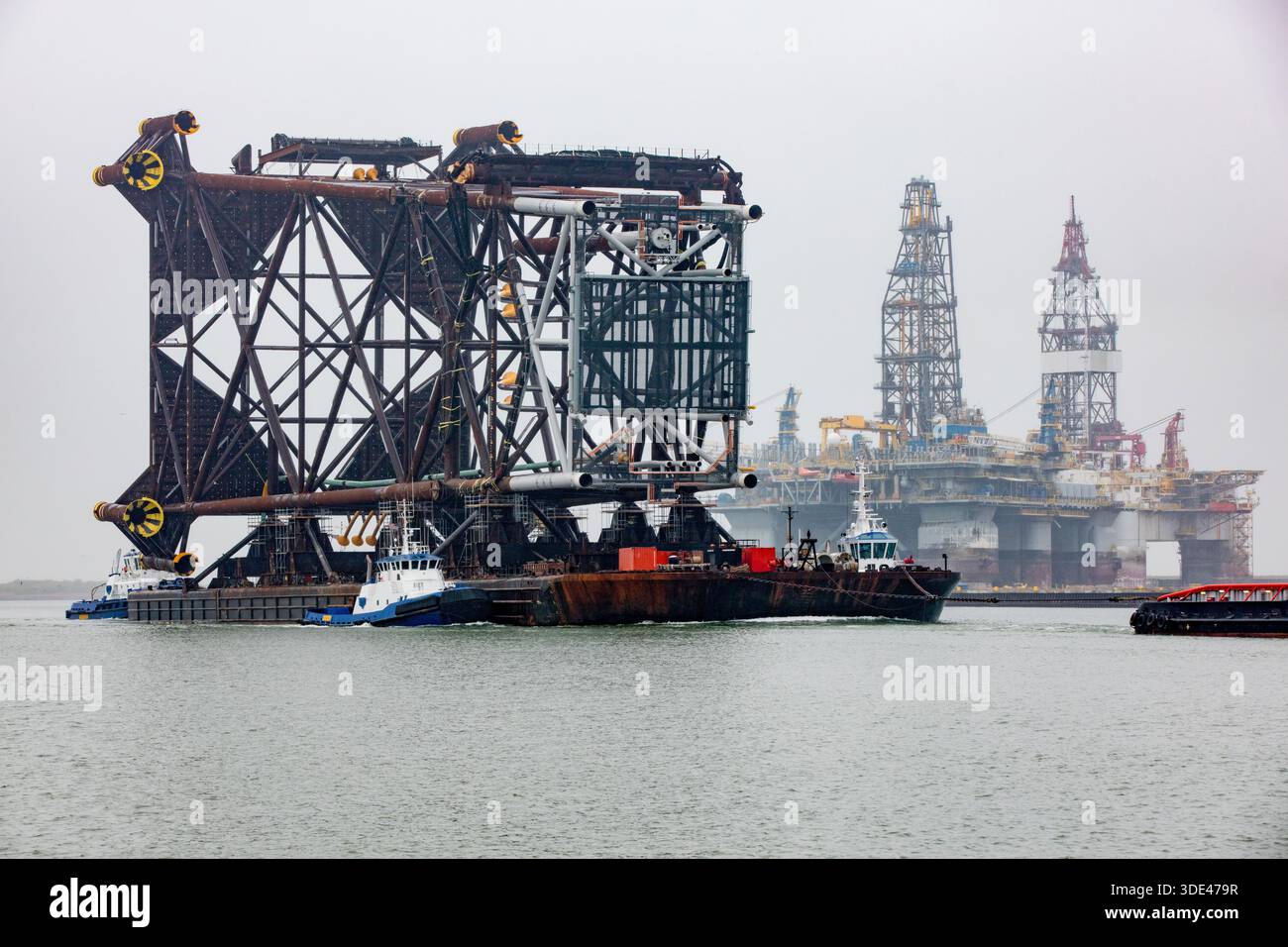 Fog oil platform hi-res stock photography and images - Alamy
