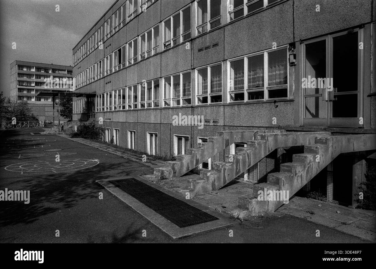 1. Gesamtschule in Cottbus Deutschland, Cottbus, 23.10.1992, Eingang ...