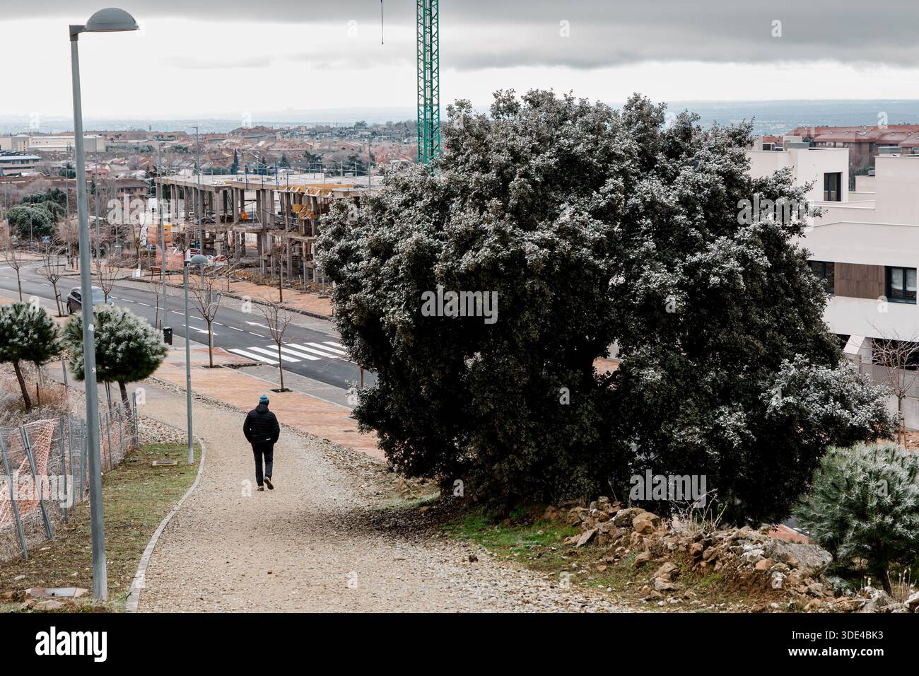 A layer of snow covers the streets of Colmenar Viejo during the storm ...