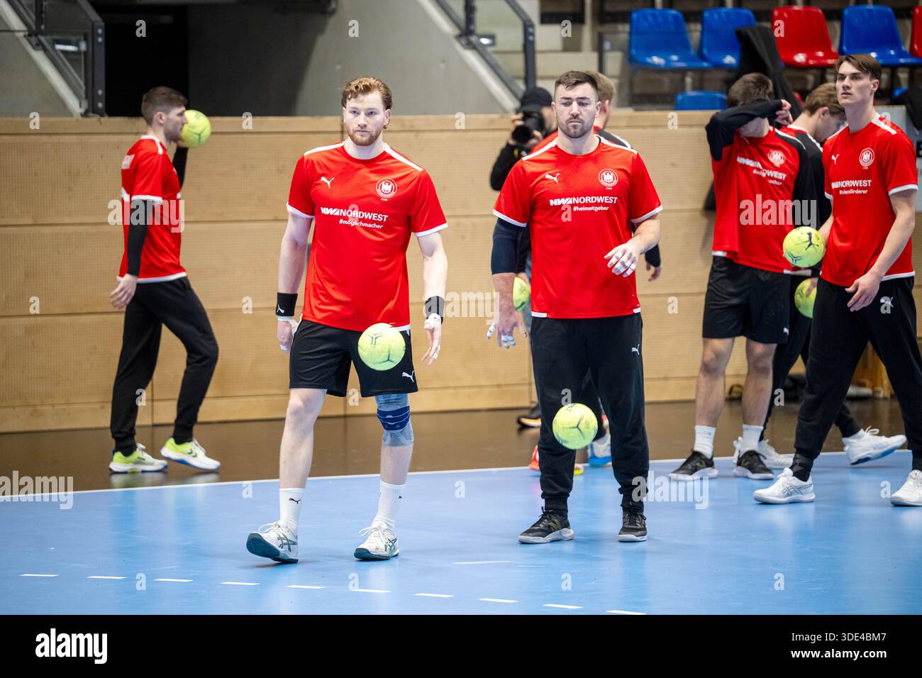 05 January 2026, Lower Saxony, Hanover: The players of the national ...