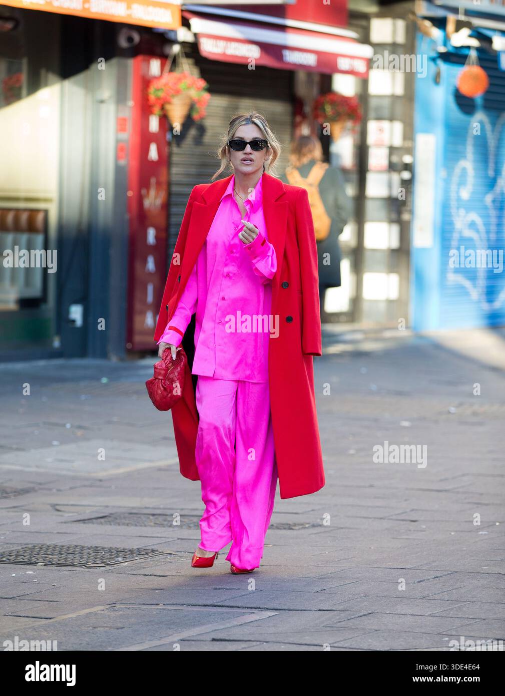 London, England, UK.5th Jan 2026 Ashley Roberts, Looks Gorgeous in pink ...