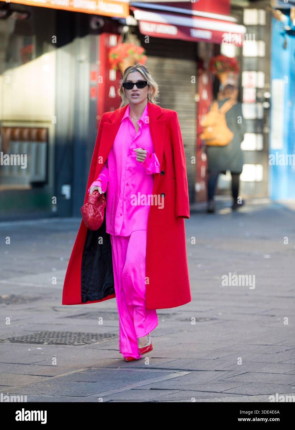 London, England, UK.5th Jan 2026 Ashley Roberts, Looks Gorgeous in pink ...