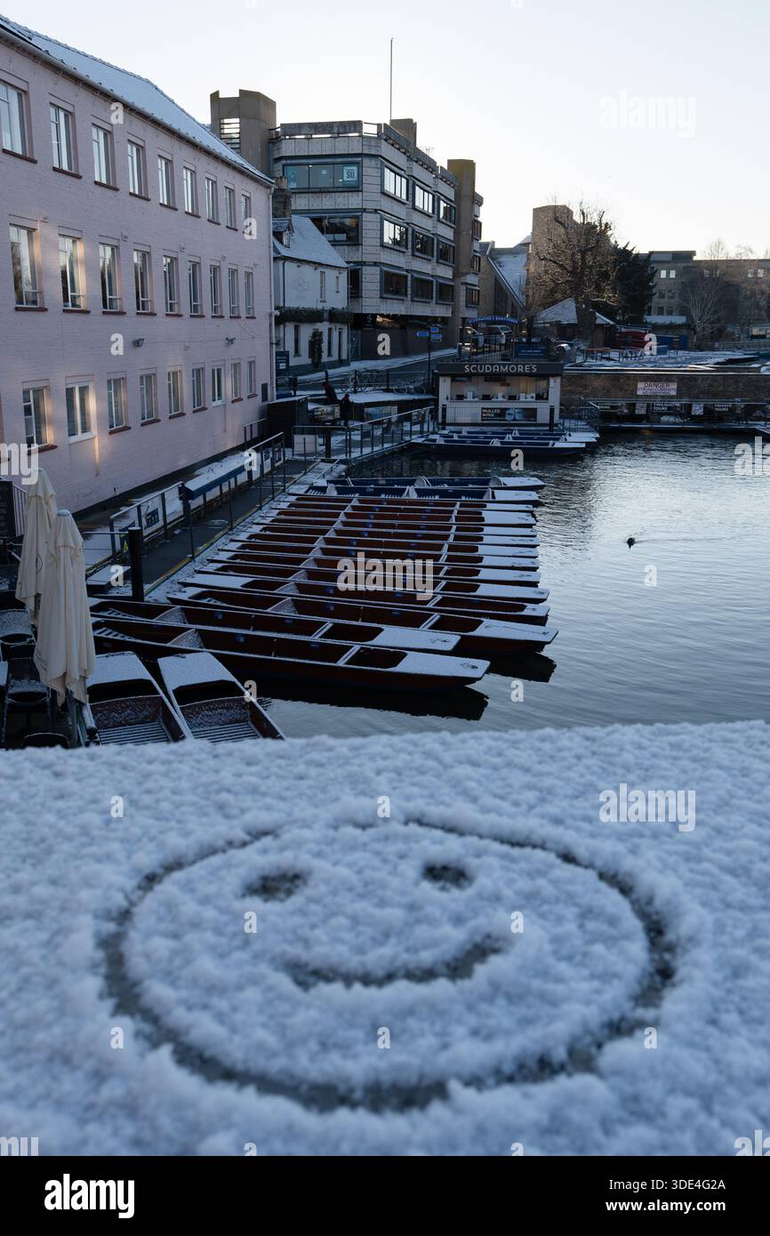 Cambridge, UK, 5 January, 2026. Snow covered punts in Cambridge - Snow ...