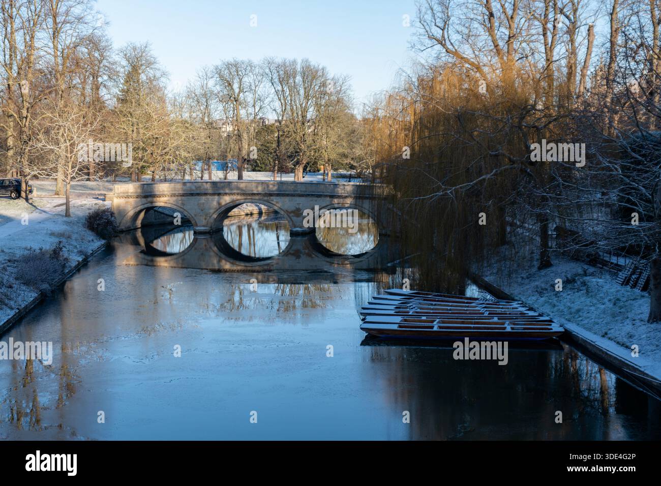 Cambridge, UK, 5 January, 2026. Frozen river Cam along the Backs with ...