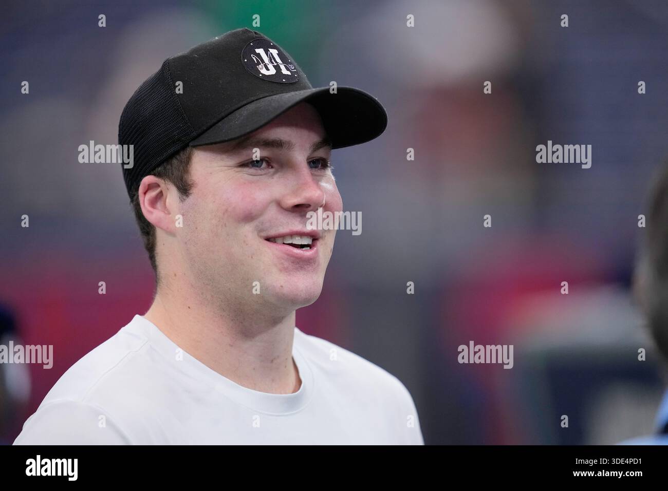 Indianapolis Colts quarterback Riley Leonard warms up before an NFL ...