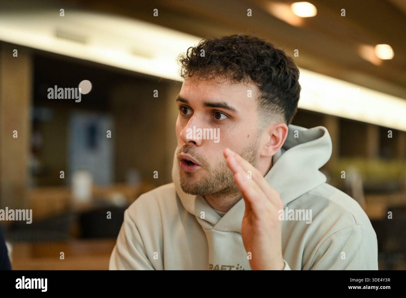 Sergio Lopez (SV Darmstadt 1898, #02) bei einem interview, ESP, SV ...