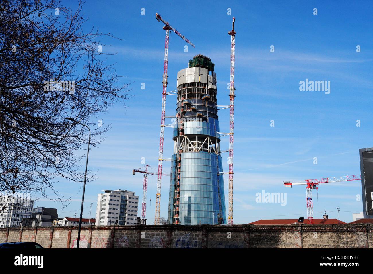 Milan, work is underway to complete the Torre Faro, which will be the ...