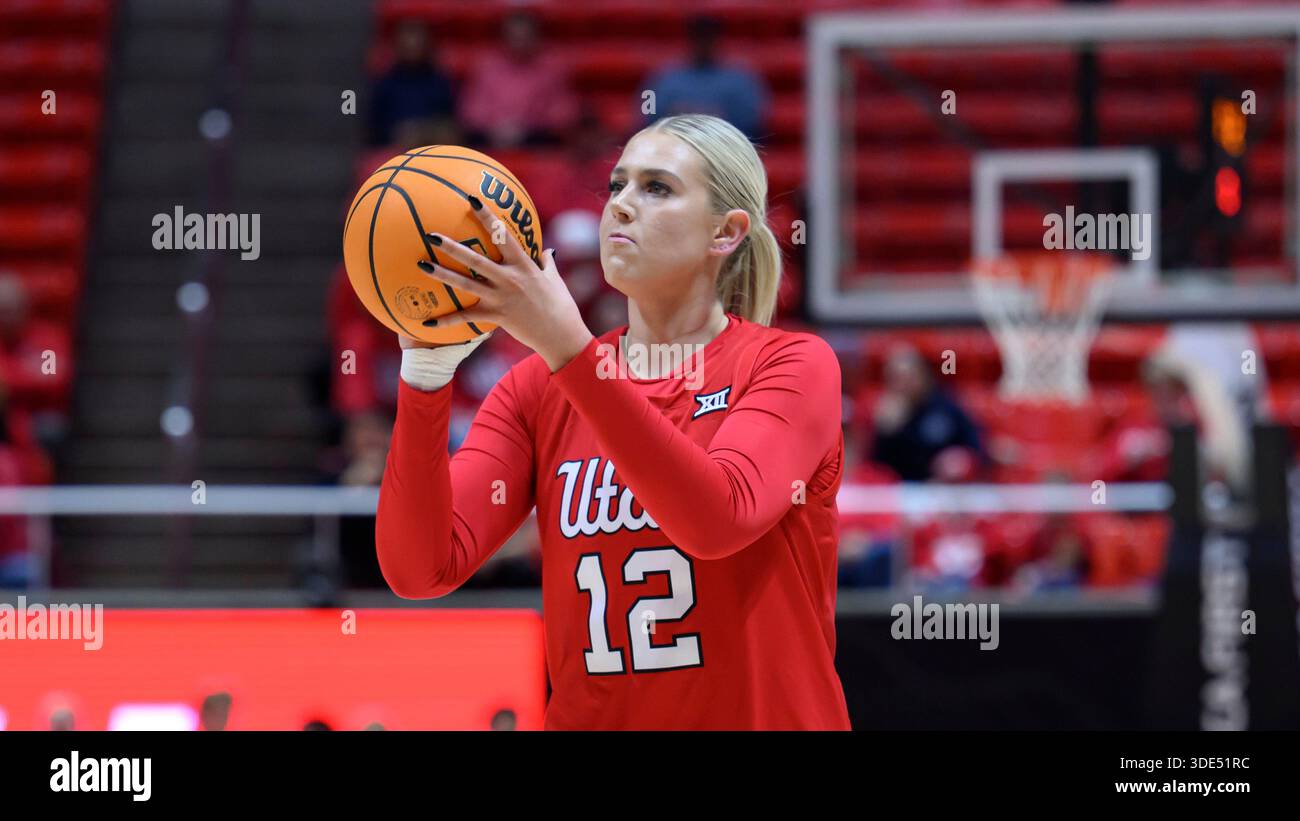 Utah forward Chyra Evans looks to shoot during the first half of an ...