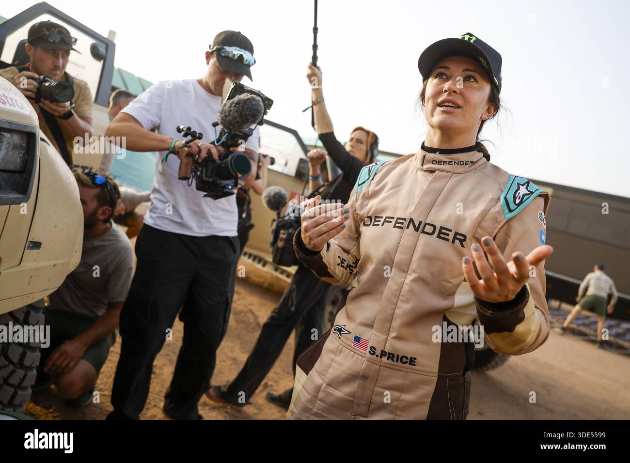 PRICE Sara (usa), Defender Rally, Defender, Stock, FIA W2RC, portrait ...