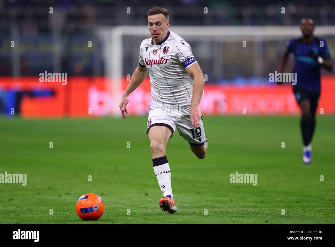 Lewis Ferguson of Bologna Fc in action during the Serie A match ...