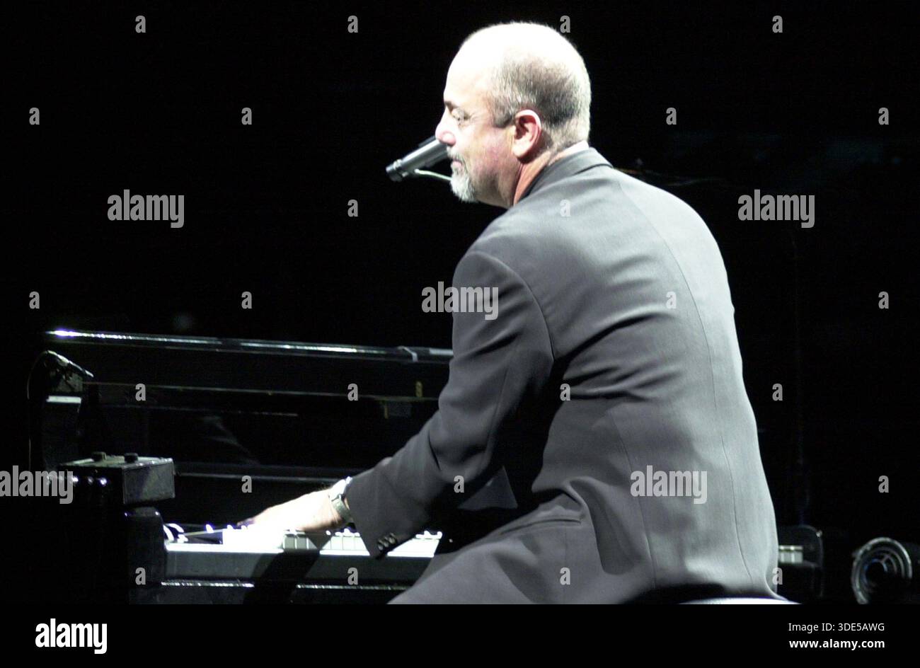 MARCH 7, 2003; PITTSBURGH, PA, USA; SINGER BILLY JOEL PLAYED TO A SOLD ...