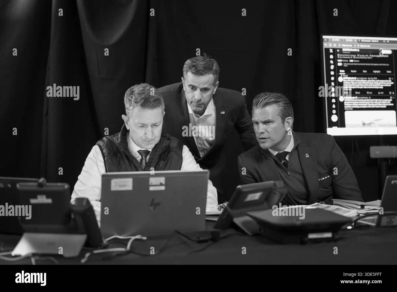 Command center military Black and White Stock Photos & Images - Alamy