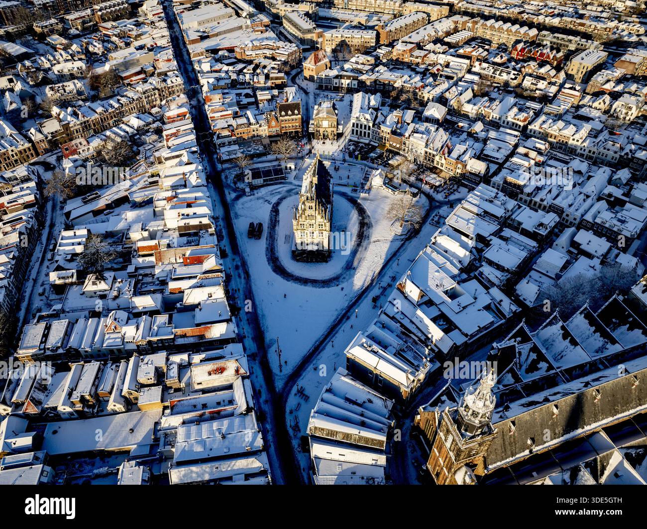GOUDA - Overview of Gouda in the snow ANP / Hollandse Hoogte / ROBIN ...