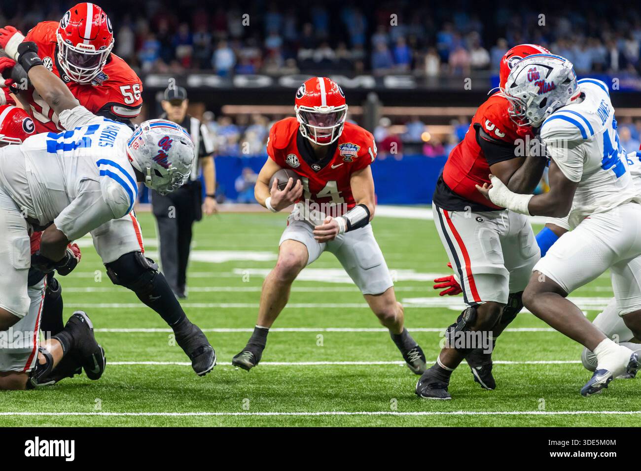 NEW ORLEANS, LA - JANUARY 01: QB Gunner Stockton #14 of the Georgia ...