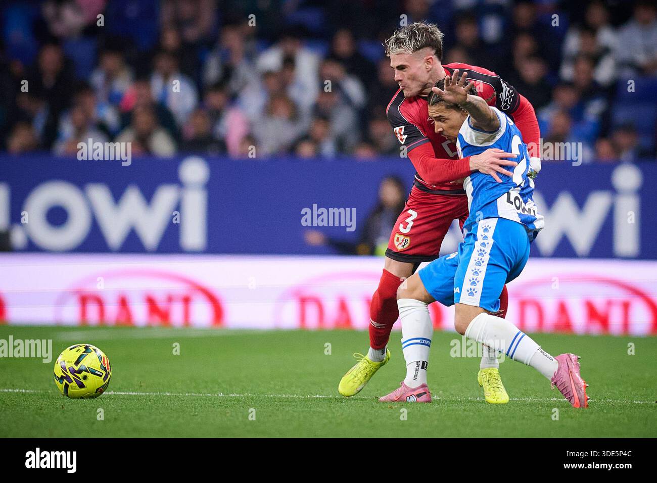 RCD Espanyol's Tyrhys Dolan (R) and Rayo Vallecano's Pep Chavarria ...