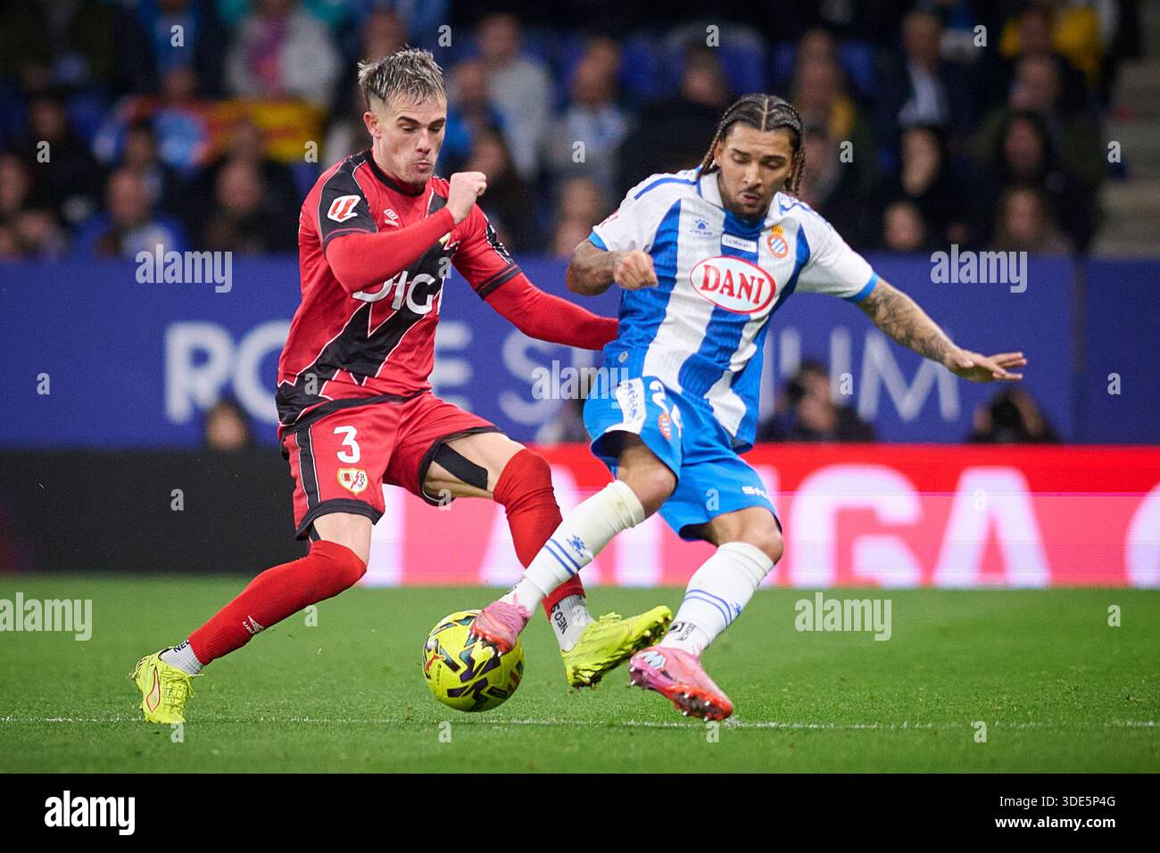 RCD Espanyol's Tyrhys Dolan (R) and Rayo Vallecano's Pep Chavarria ...