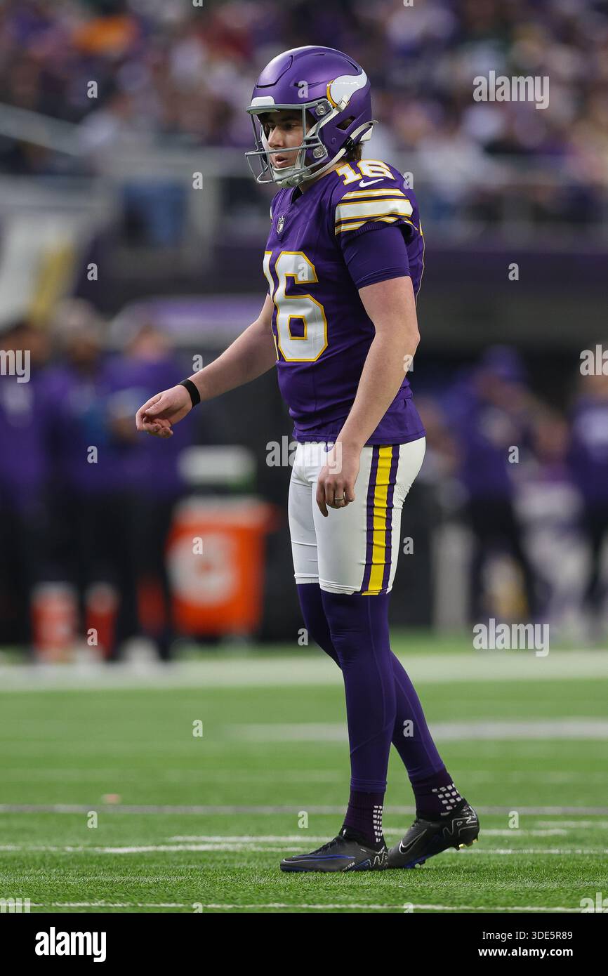 Minnesota Vikings place kicker Will Reichard lines up for a field goal ...
