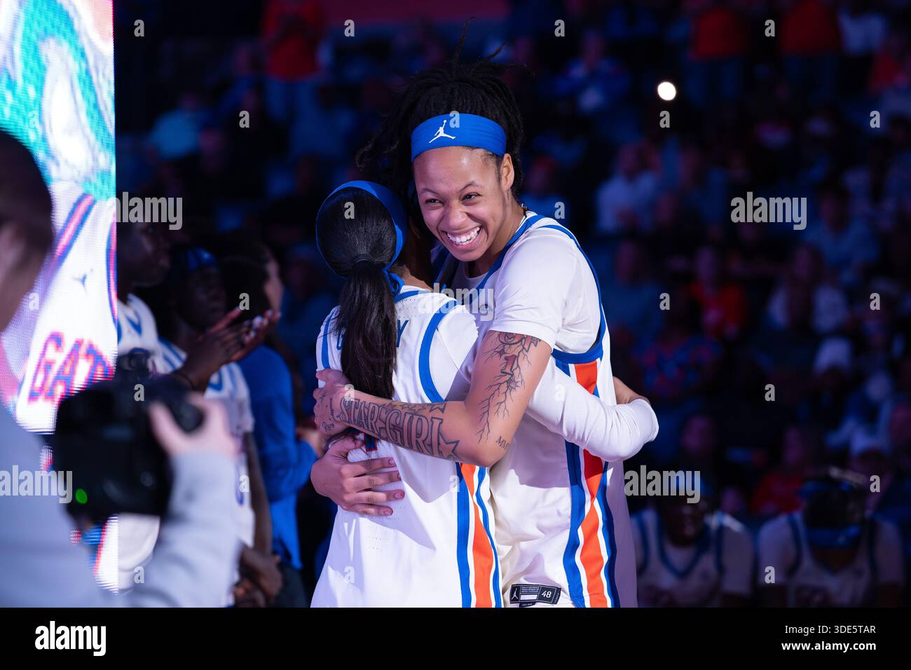 Florida forward Me'Arah O'Neal (8) excited for game against South ...