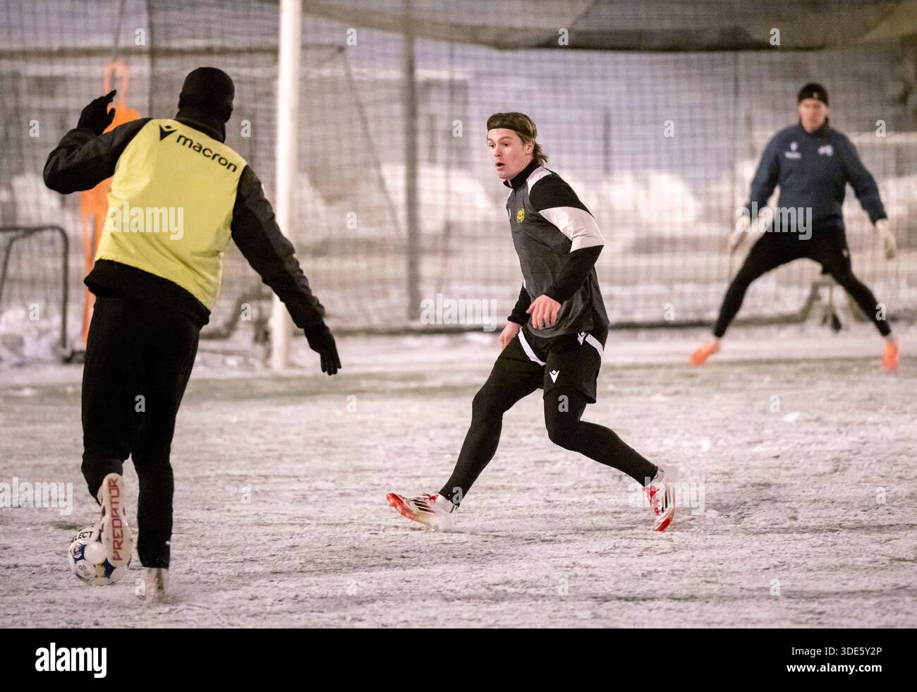 HÄLLEVIK 2026-01-05 Max Nielsen when Mjällby AIF has its first training ...