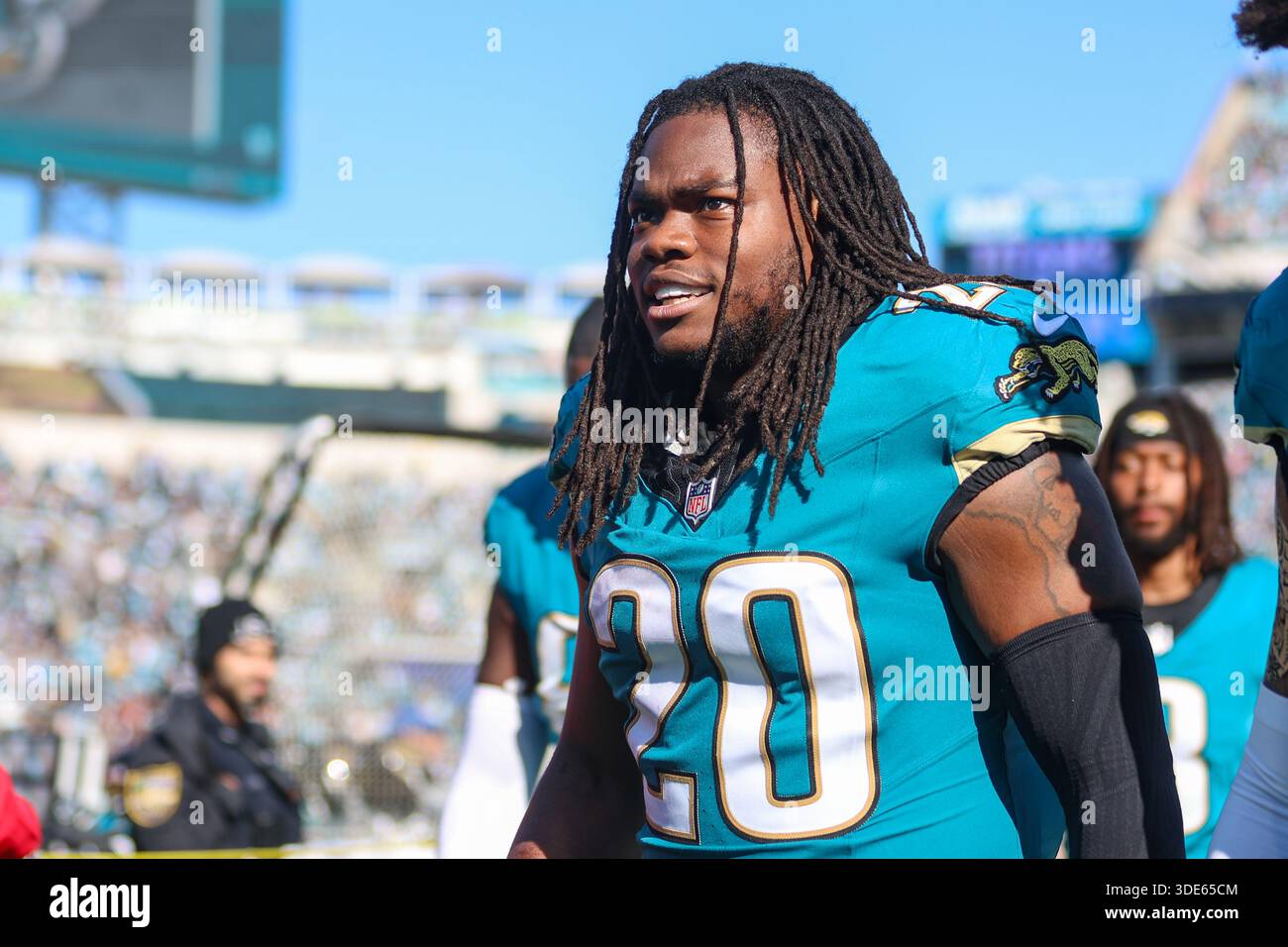 Jacksonville Jaguars running back Deejay Dallas (20) leaves the field ...
