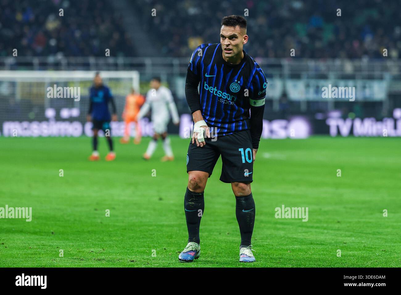 Lautaro Martinez of FC Internazionale injured during Serie A 2025/26 ...