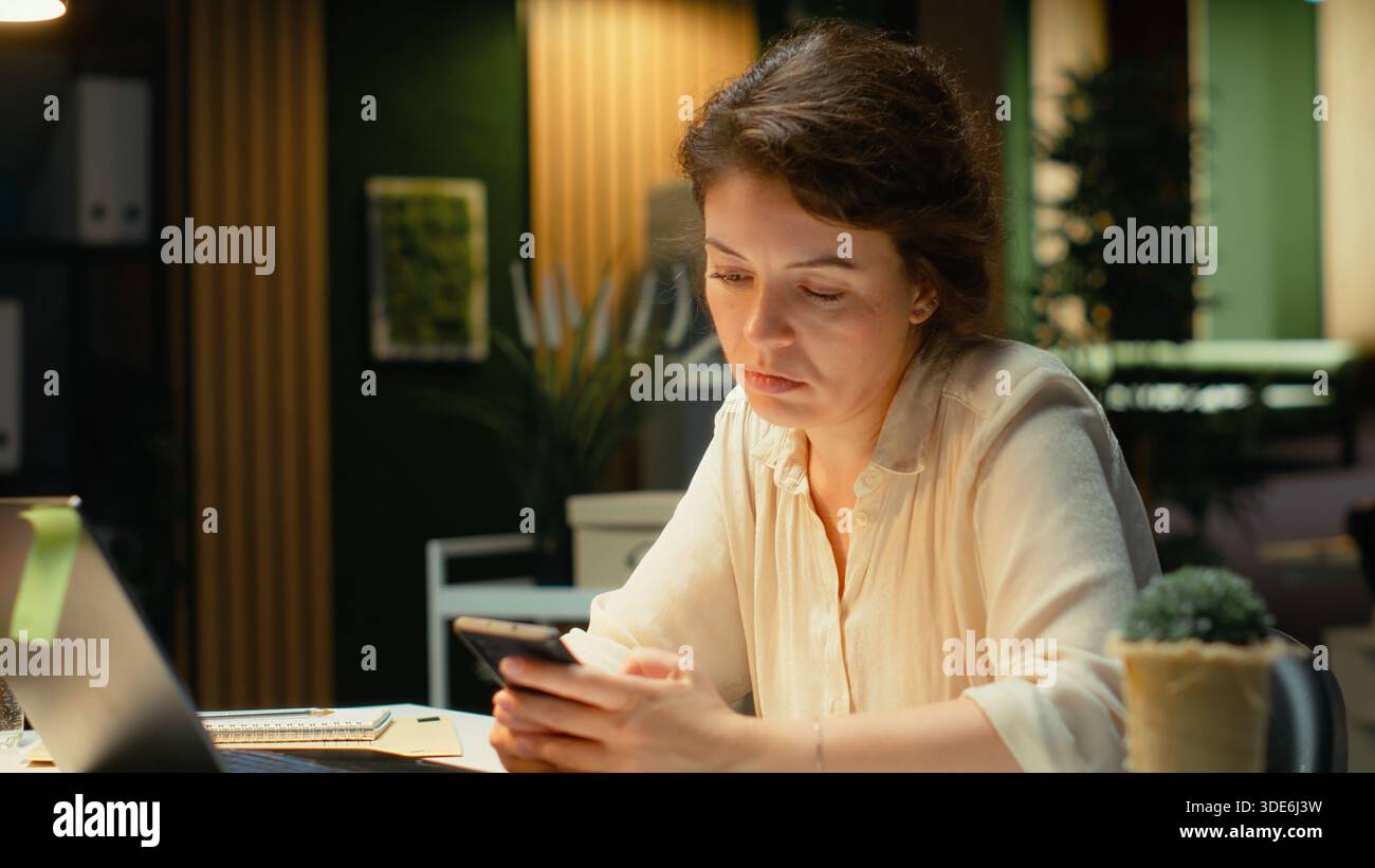 Confused employee checking calendar hi-res stock photography and images ...