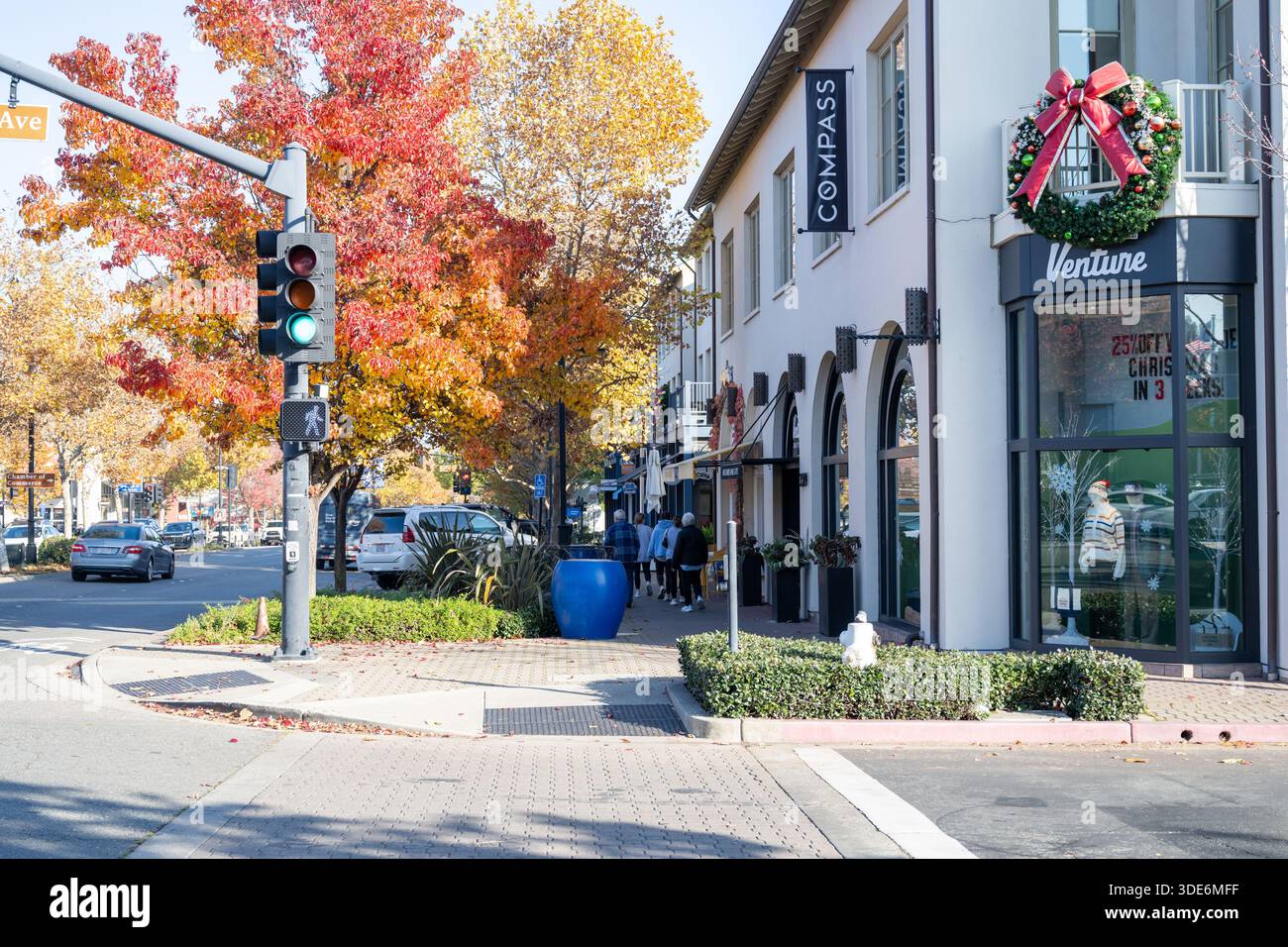 Autumn day in downtown Lafayette, California on Mount Diablo Blvd with ...
