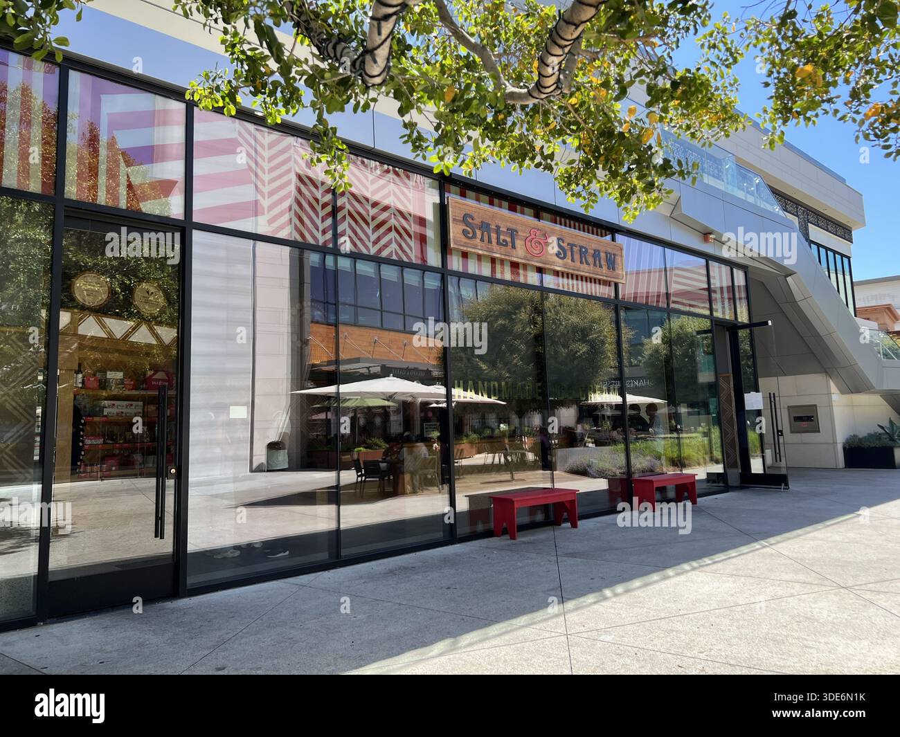 Facade of Salt and Straw ice cream store in Santa Clara, California ...