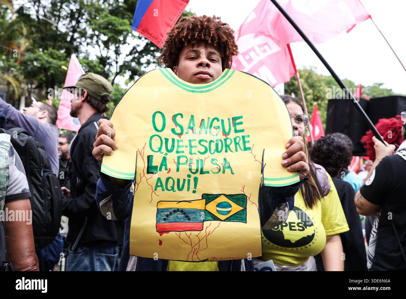 Demonstration in solidarity with the Venezuelan people against the ...