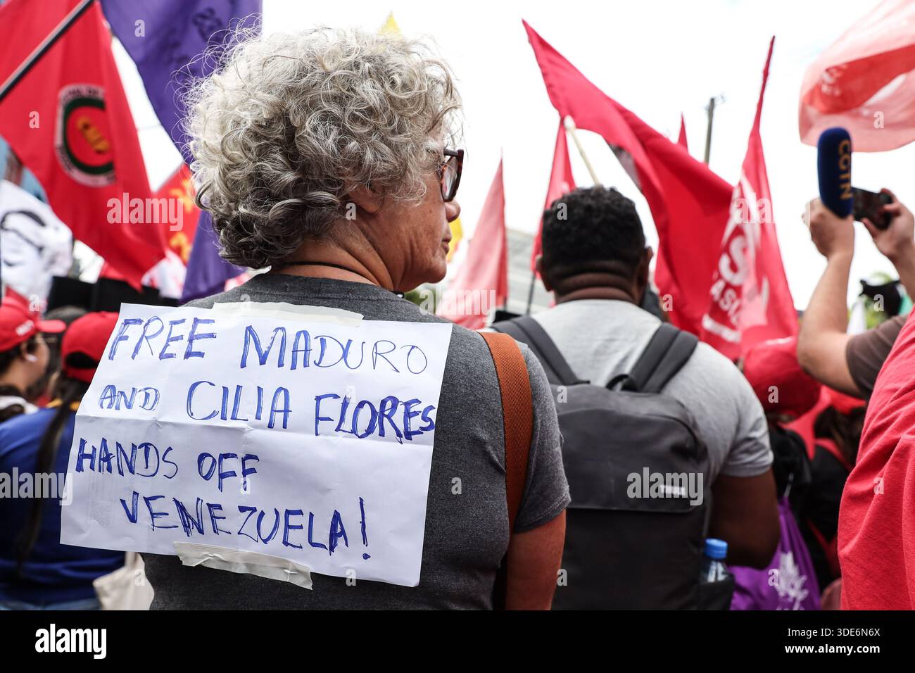 Demonstration in solidarity with the Venezuelan people against the ...