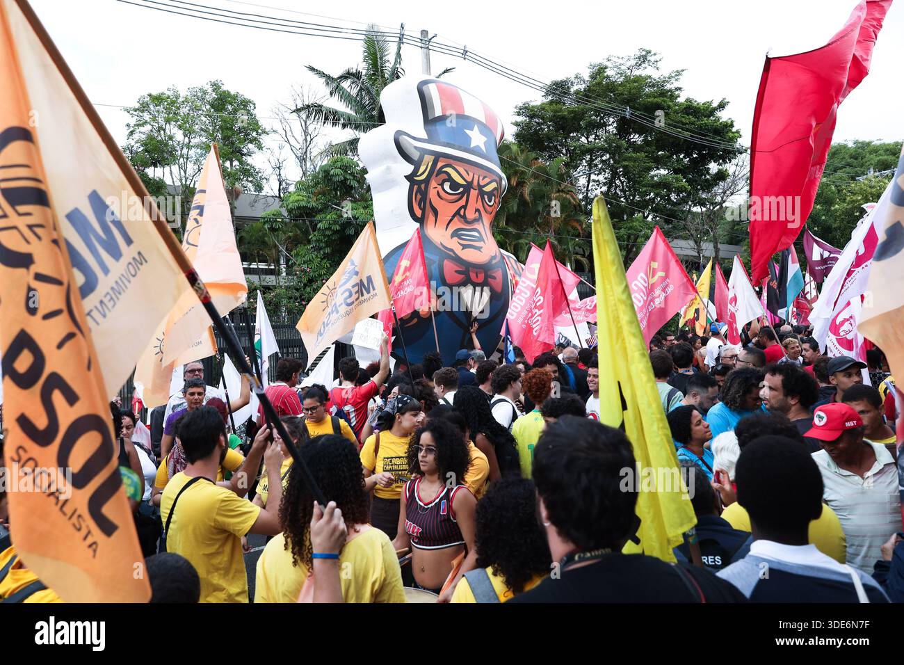 Demonstration in solidarity with the Venezuelan people against the ...