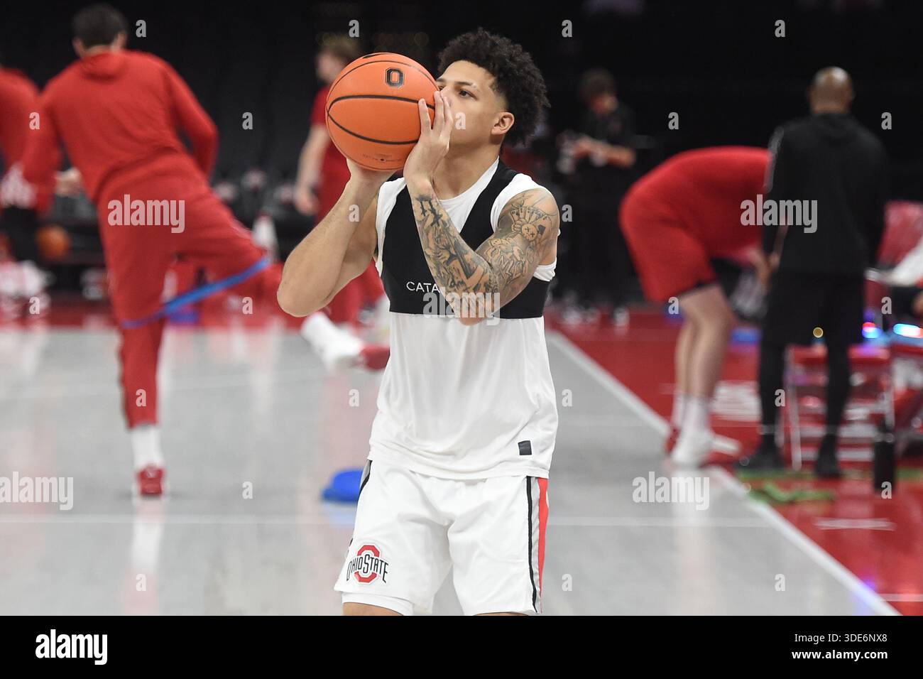 January 5, 2026: Ohio State Buckeyes guard John Mobley Jr. (0) warms up ...