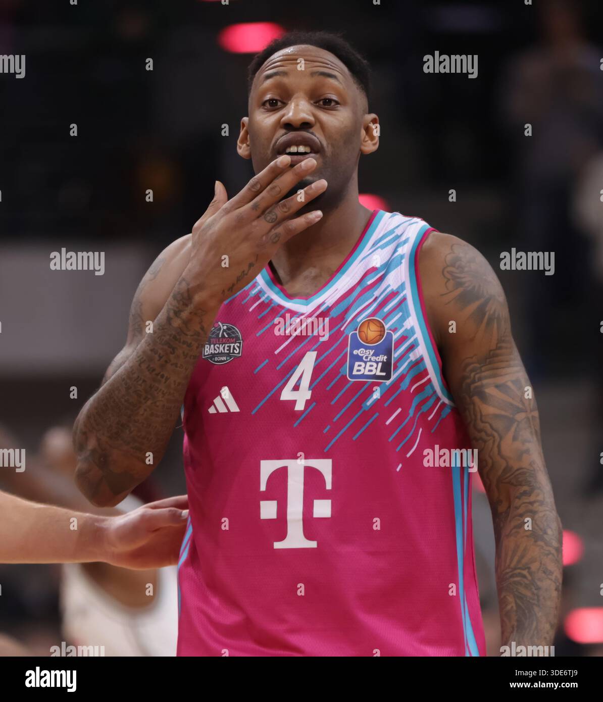 Jeff Garrett (Bonn), Telekom Baskets Bonn vs Bamberg Baskets ...
