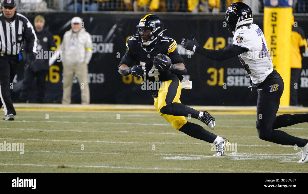 Jan 04, 2025: Kenneth Gainwell #14 during the Pittsburgh Steelers vs ...