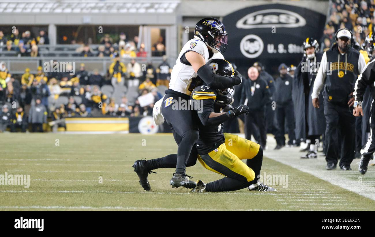 Jan 04, 2025: Kenneth Gainwell #14 during the Pittsburgh Steelers vs ...
